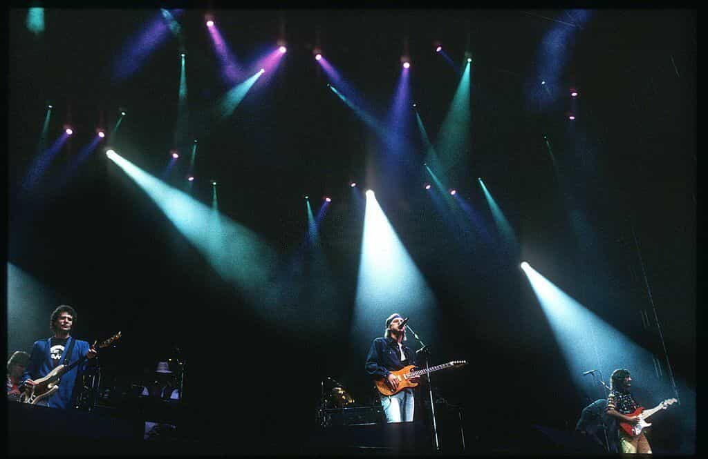 » Calling Elvis (single)